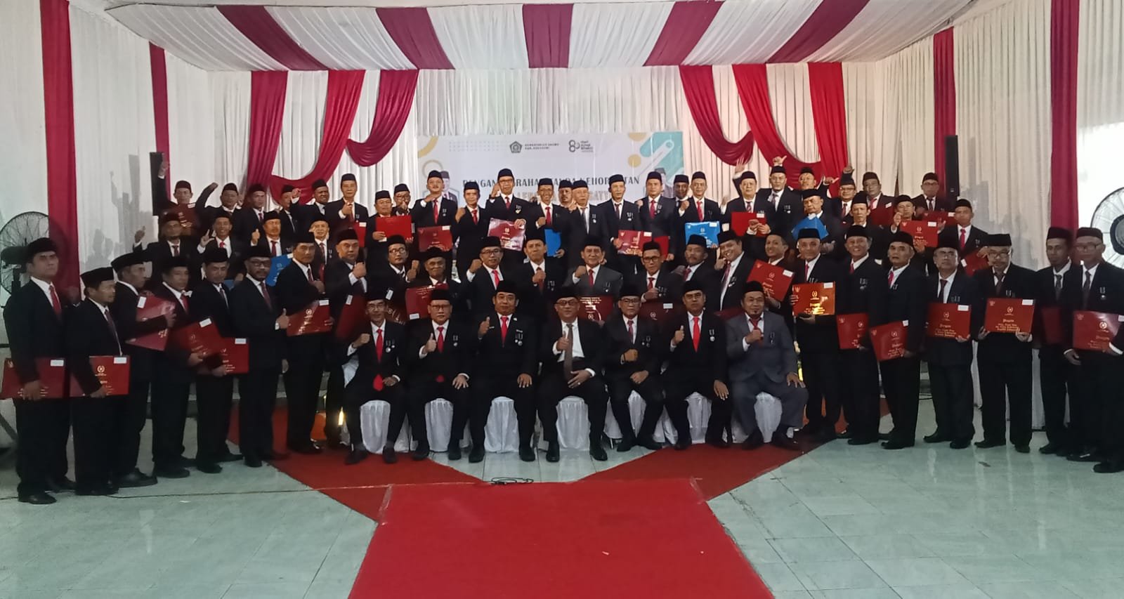 118 PNS Kemenag Kabupaten Sukabumi Terima Satyalancana Karya Satya 2025 ...